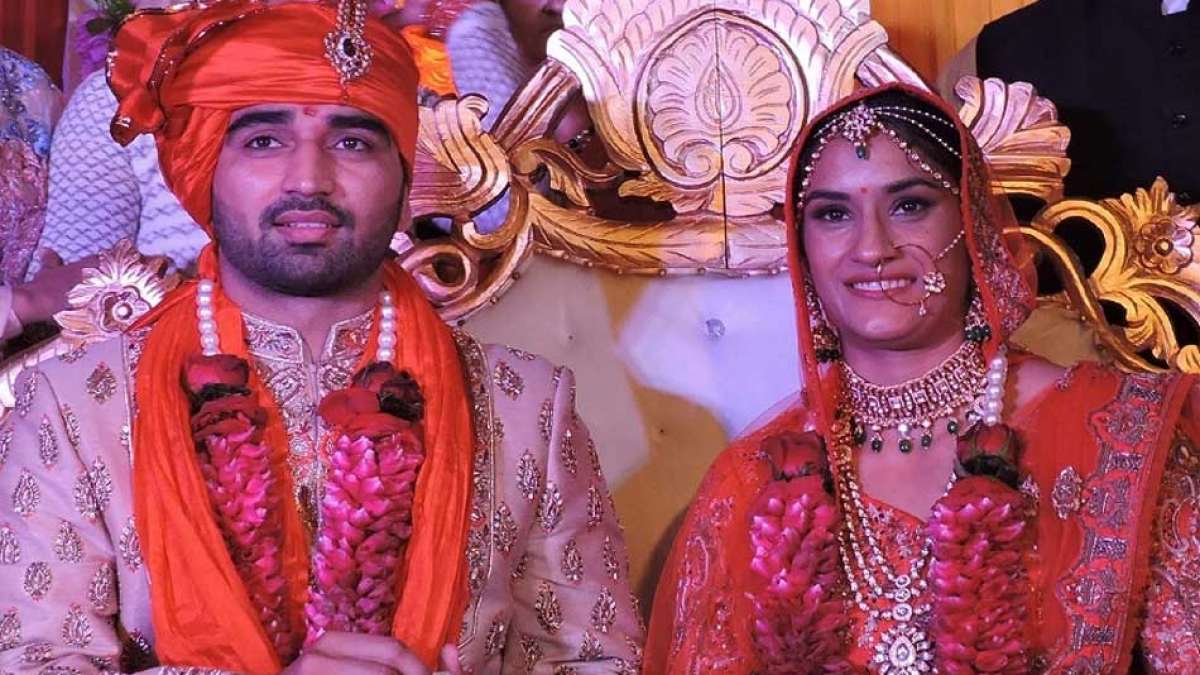 Vinesh Phogat ties the knot with wrestler Somvir Rathee - Telugu MyKhel