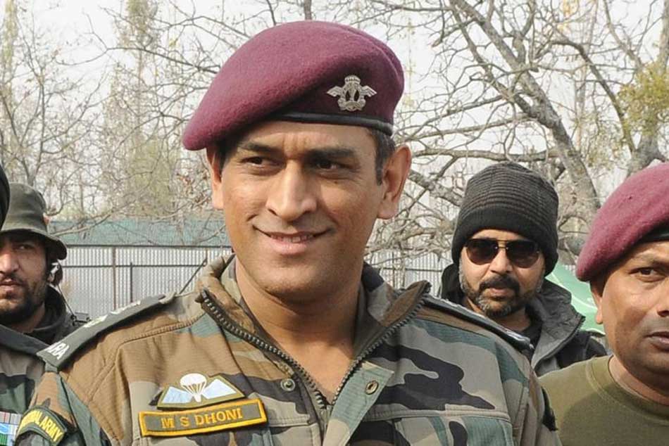 దేశ రక్షణలో నిమగ్నమైన ధోనీ.. విక్టర్‌ ఫోర్స్‌లో విధులు | Lieutenant ...