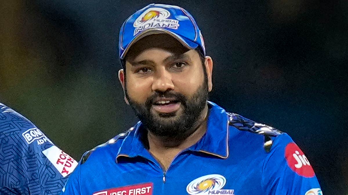 MI vs RR: మైదానంలోకి దూసుకొచ్చిన అభిమాని.. గజ్జున వణికిన రోహిత్(వీడియో ...